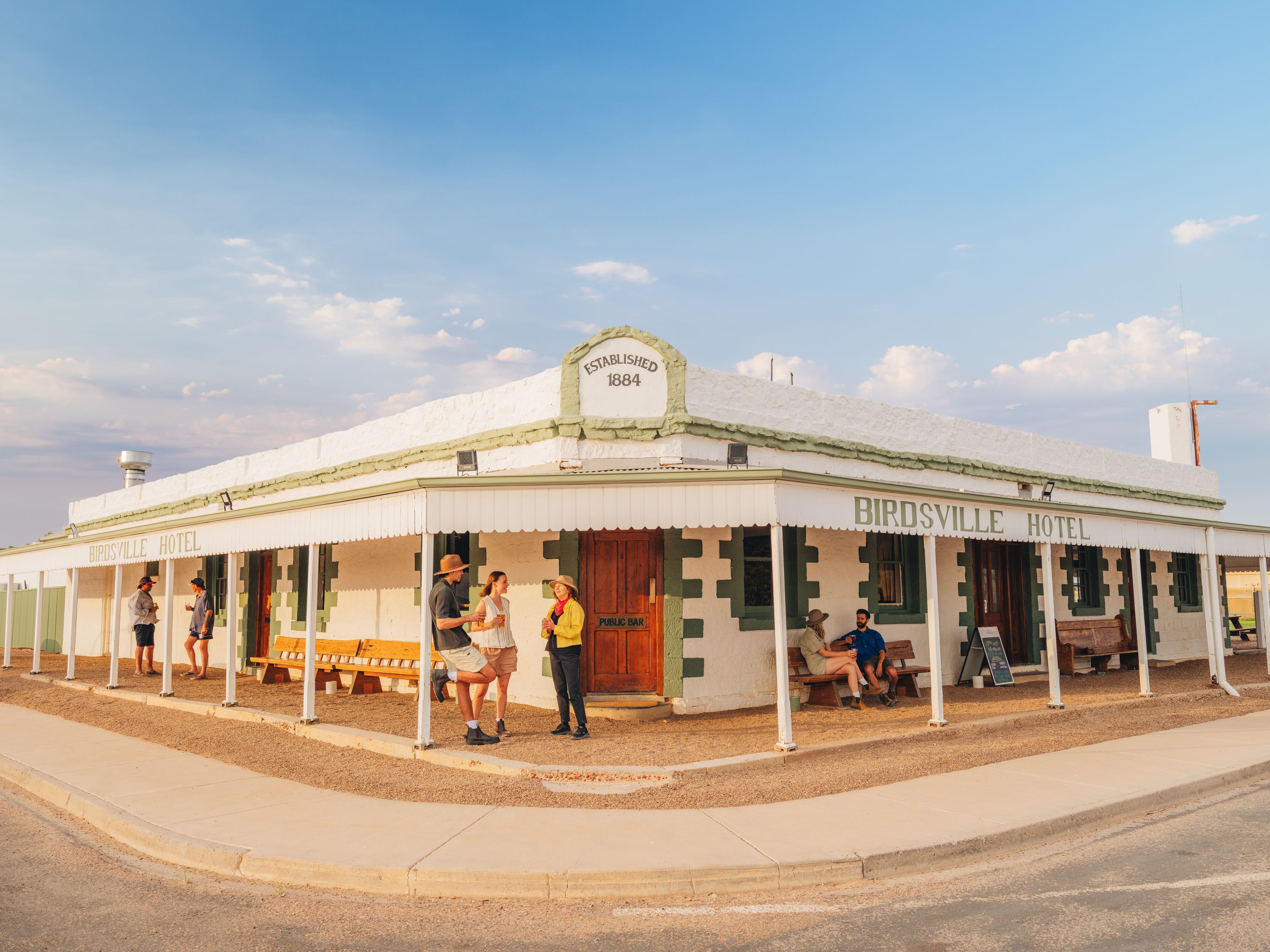 Essential Outback Accommodation Guide | Queensland