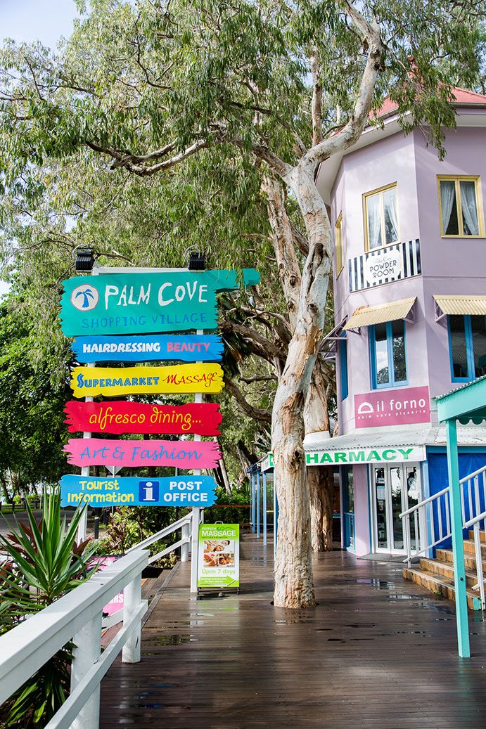 Australia Palm Cove Shops