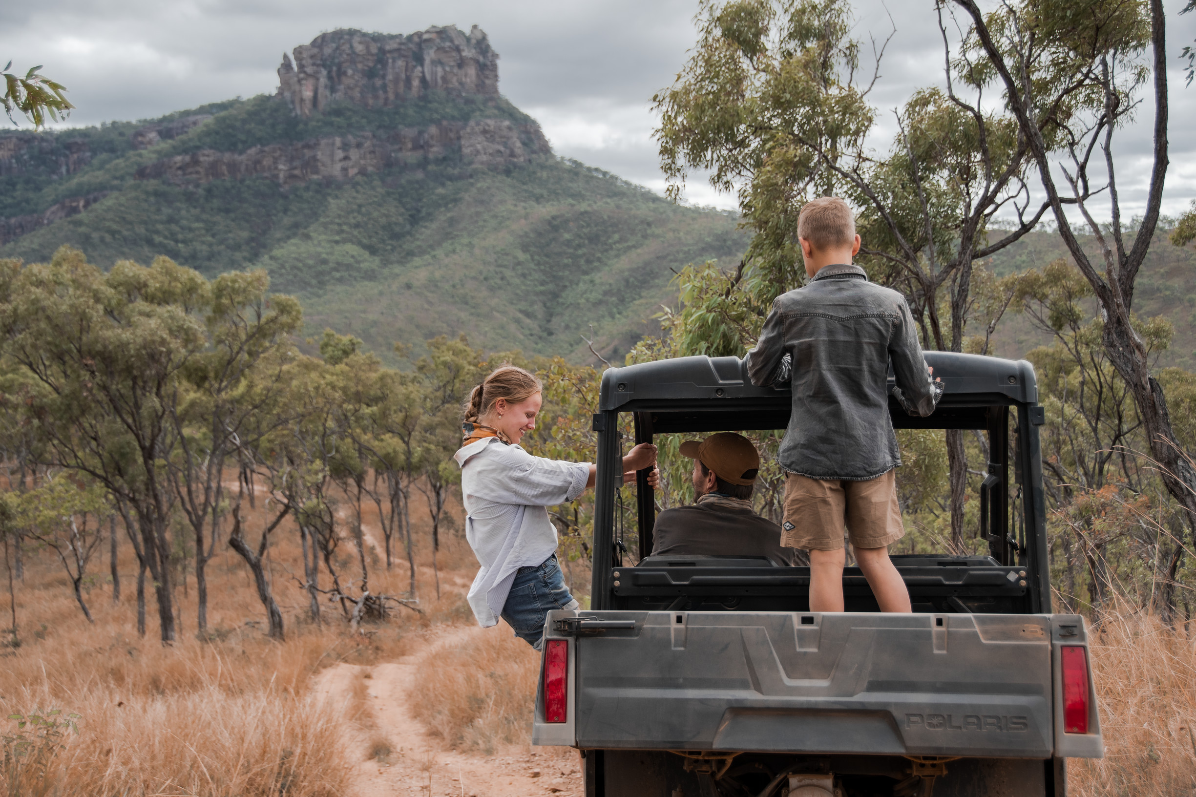 Australian Outback Family Dingoden Family Outback Yapper