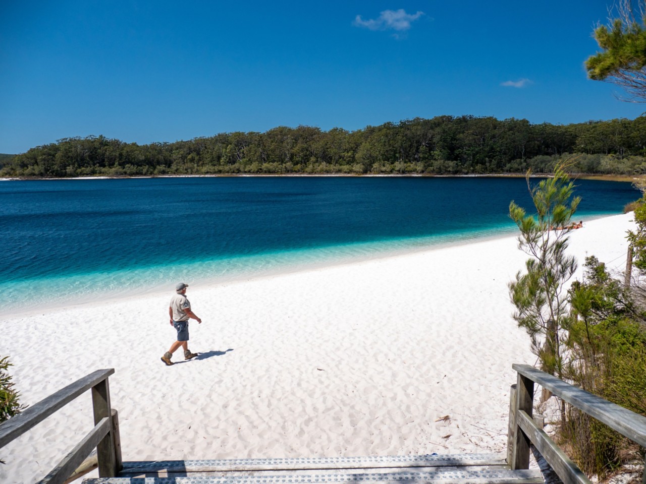The Best Queensland Freshwater Lakes and Swimming Holes | Queensland