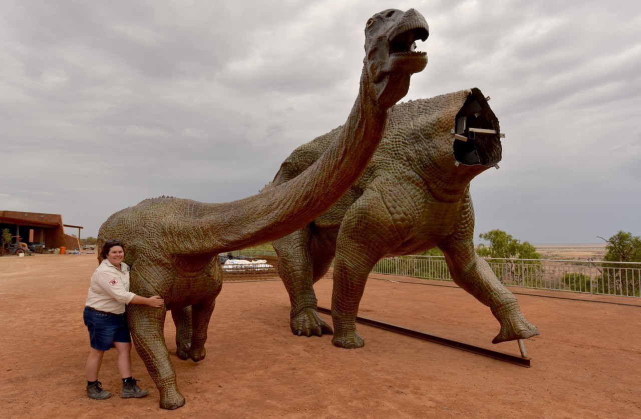 Australian Age Dinosaurs Museum Welcomes Bronze Statues | Queensland